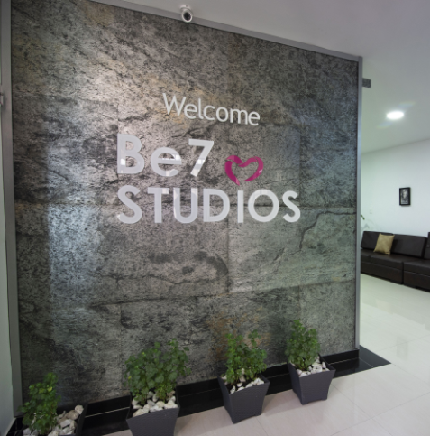 QUIENES SOMOS BE7 Studios Agencia Webcam, Modelos Webcam, Modelos ...